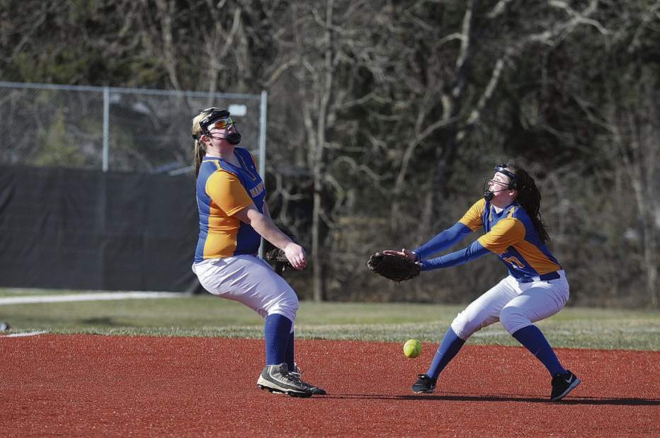 Arrow pointing up for Hampton softball team | Trib HSSN