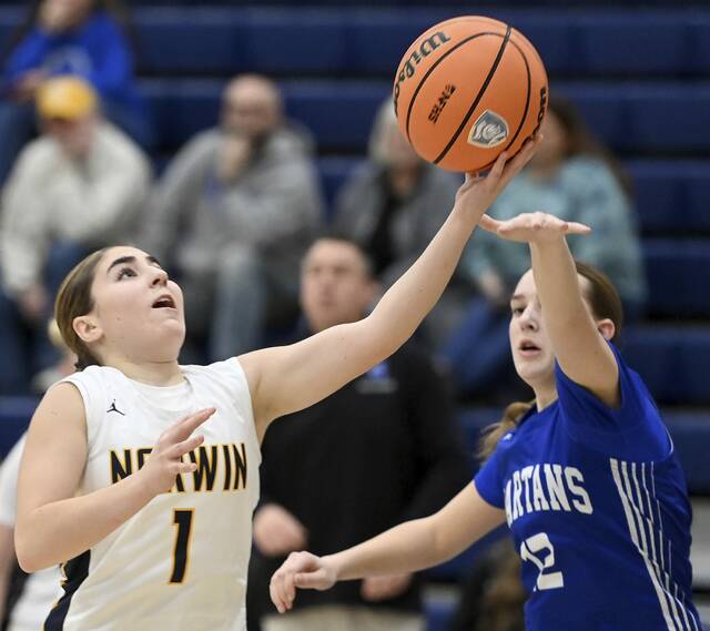 Diminutive Giuliana Giannikas plays big for Norwin girls in win over ...
