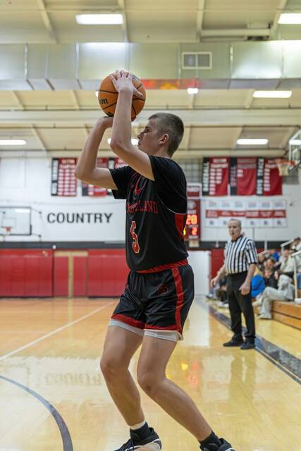 Southmoreland 3A boys basketball team beats 4A Elizabeth Forward | Trib ...