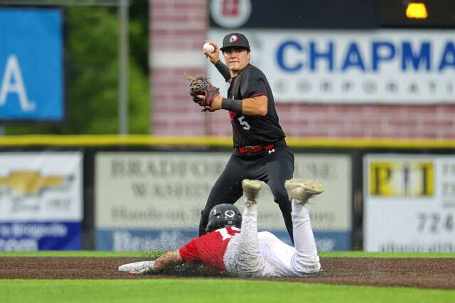 Behind Charlie Manzi’s heroics, Indiana blanks Elizabeth Forward to win ...